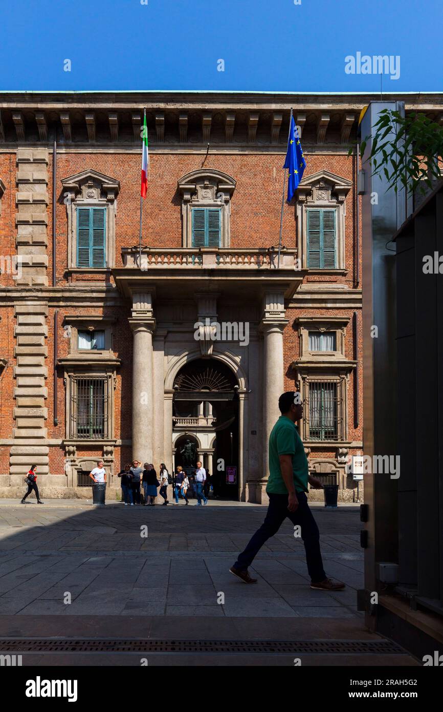 Biblioteca braidense hi-res stock photography and images - Alamy