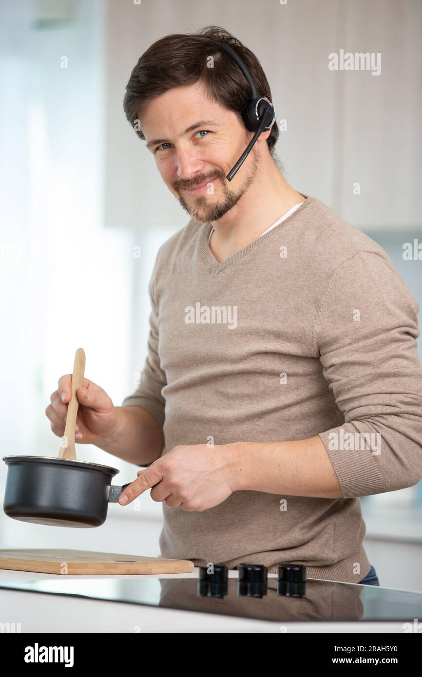 Busy restaurant kitchen tomato sauce hi-res stock photography and ...