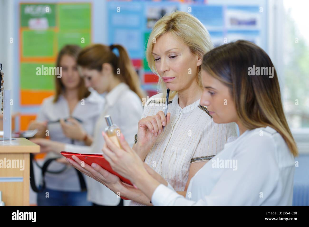 Luxury cosmetic store service hi-res stock photography and images - Alamy