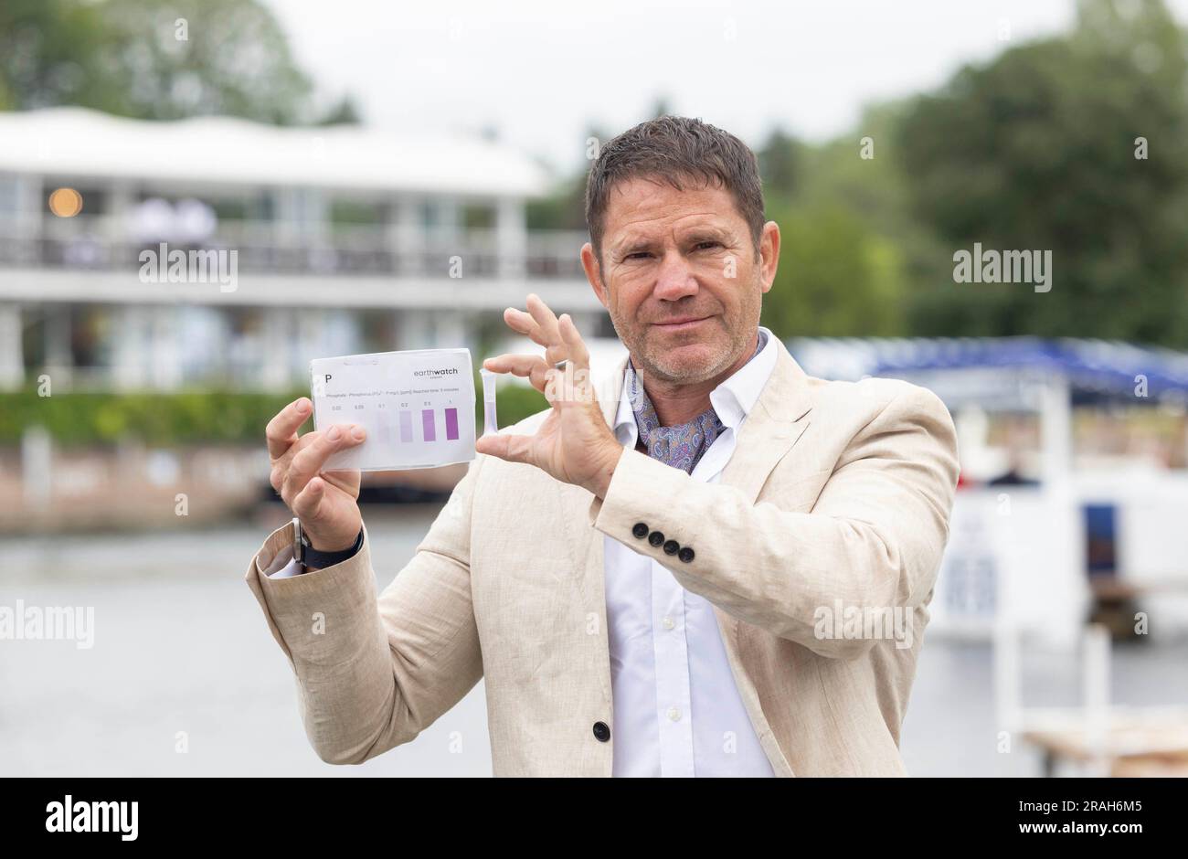 Henley mermaids hi-res stock photography and images - Alamy