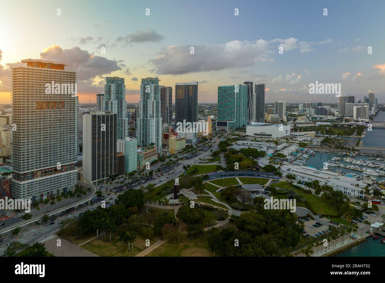 Evening urban landscape of downtown district of Miami Brickell in ...