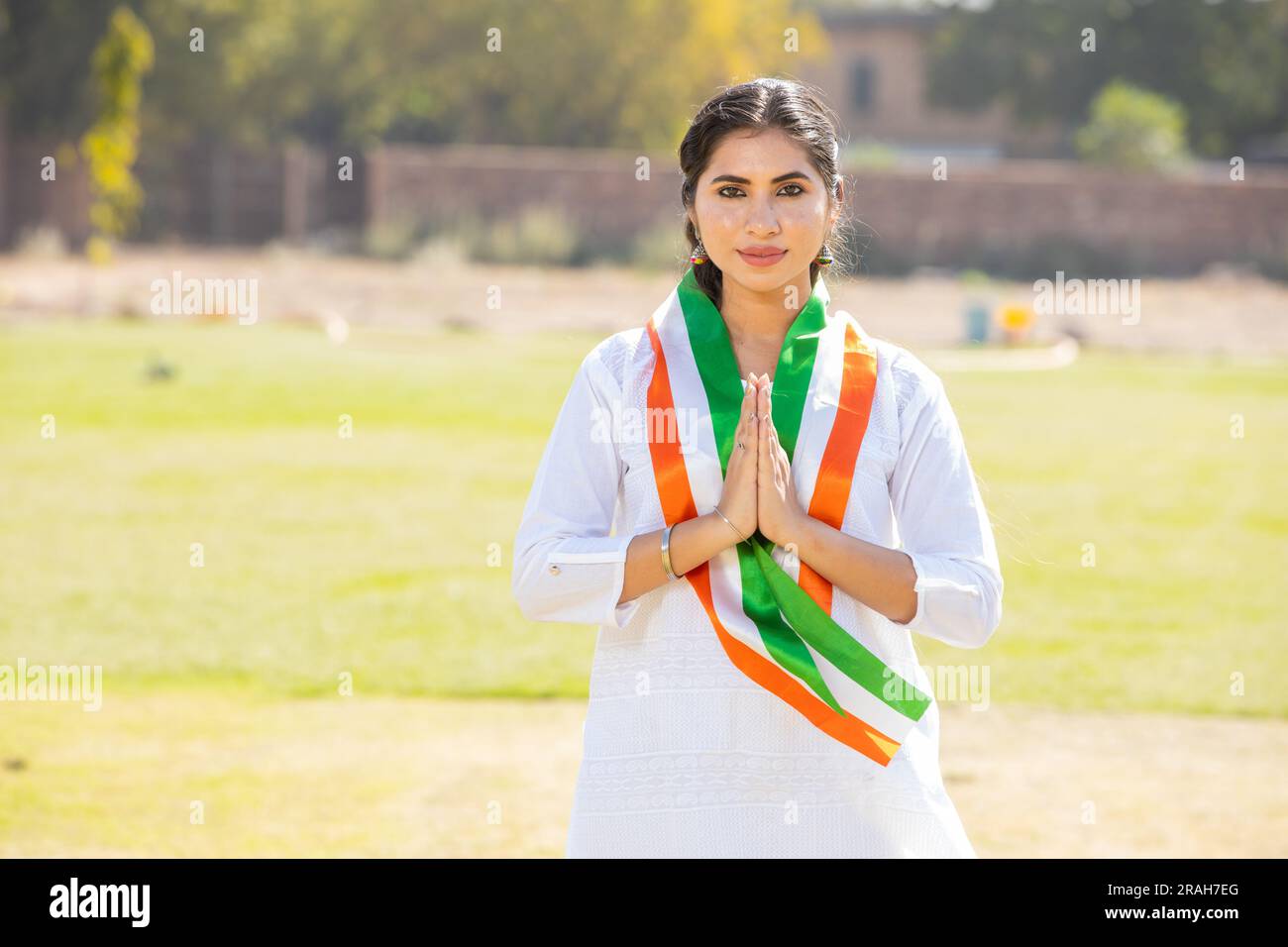 Indian woman greeting namaste hi-res stock photography and images - Alamy