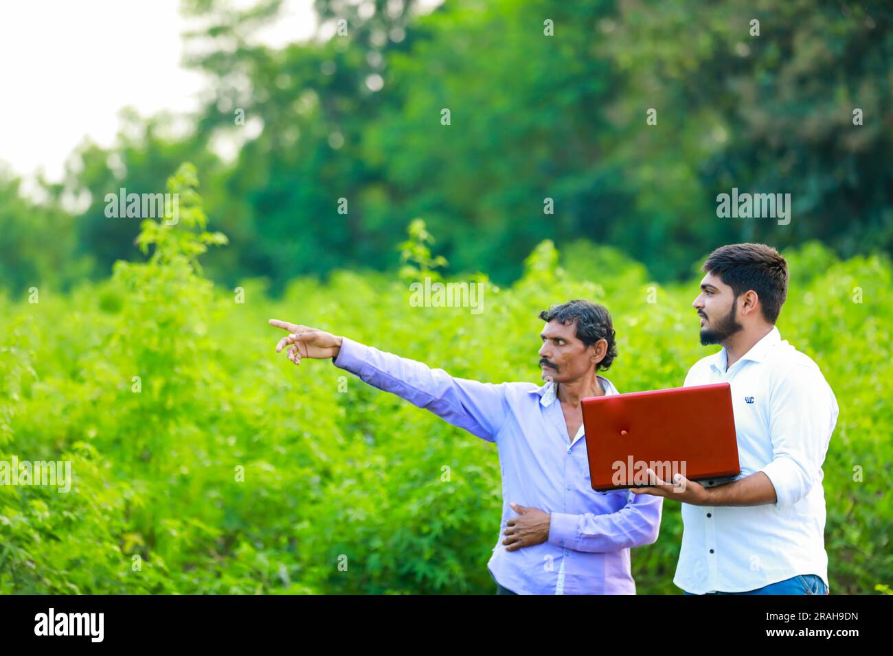Smart farmer africa hi-res stock photography and images - Alamy