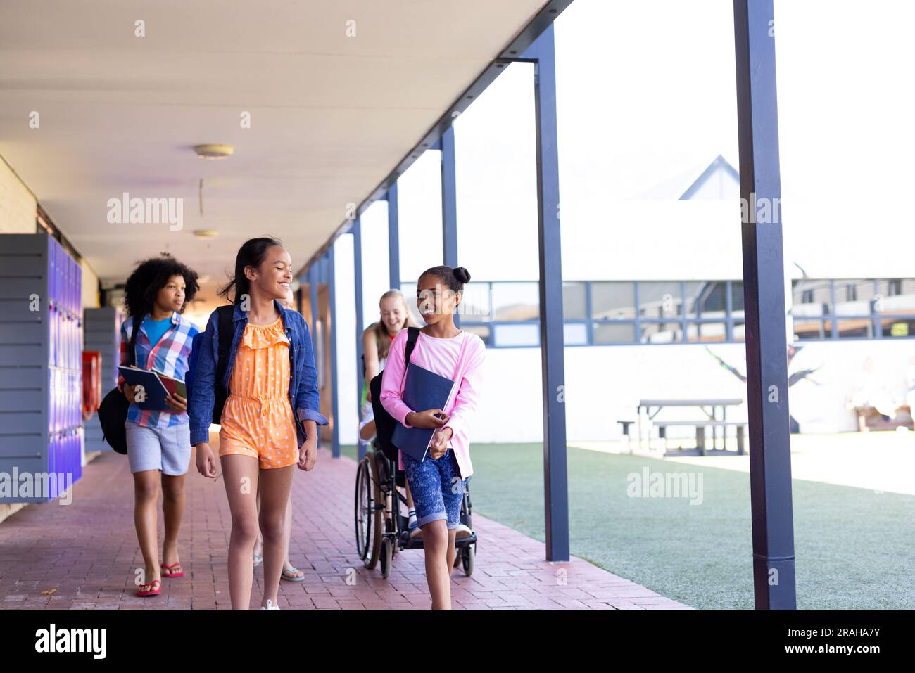 Group of schoolgirls hi-res stock photography and images - Alamy