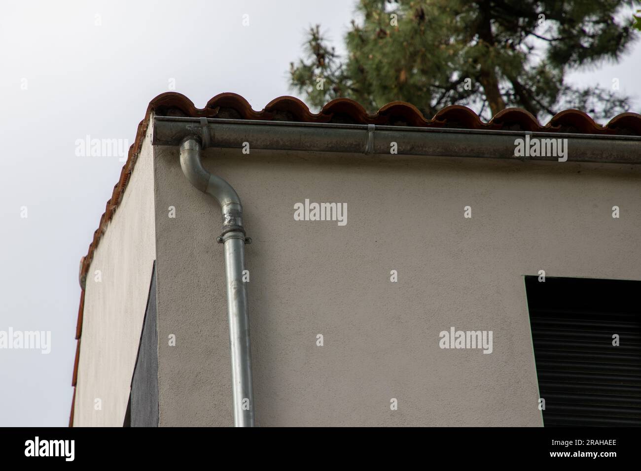 House gutters round rain grey modern aluminum gutter silver ...