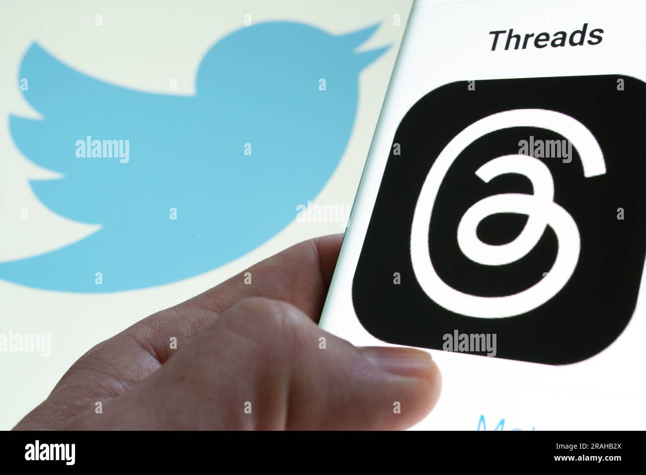 Twitter new logo hi-res stock photography and images - Alamy