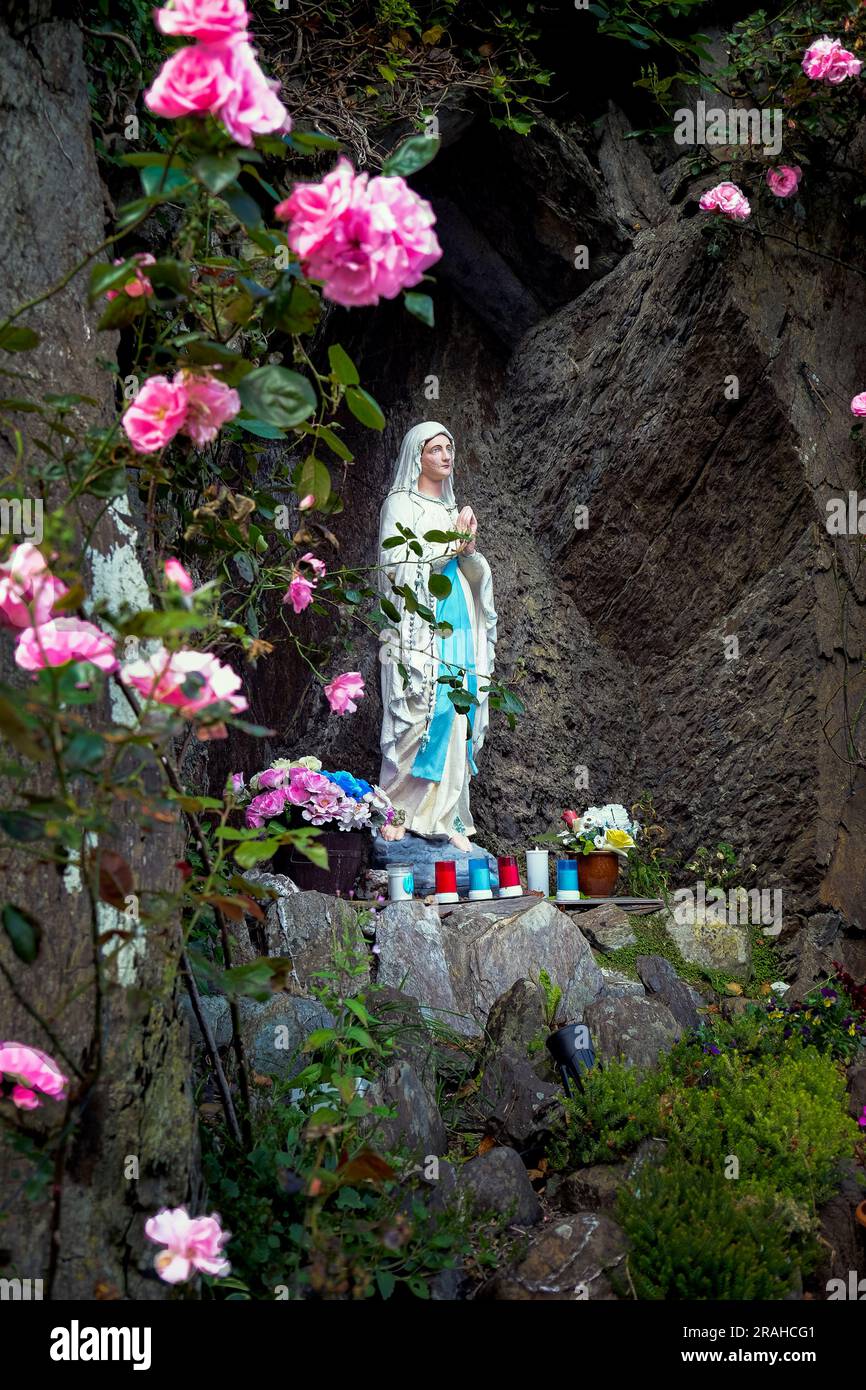 The Virgin Mary religious statue at St. Finbarr's Roman Catholic Church ...