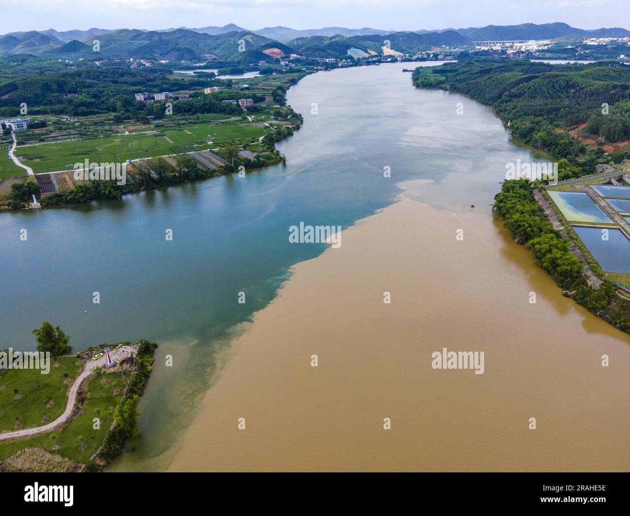 Aerial photo shows the scenery of a river in two colors in Nanning City ...