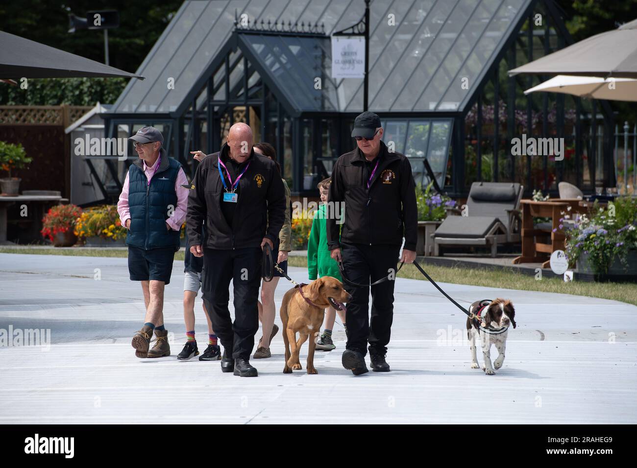 East Molesey, Surrey, UK. 3rd July, 2023. Explosives sniffer dogs and ...