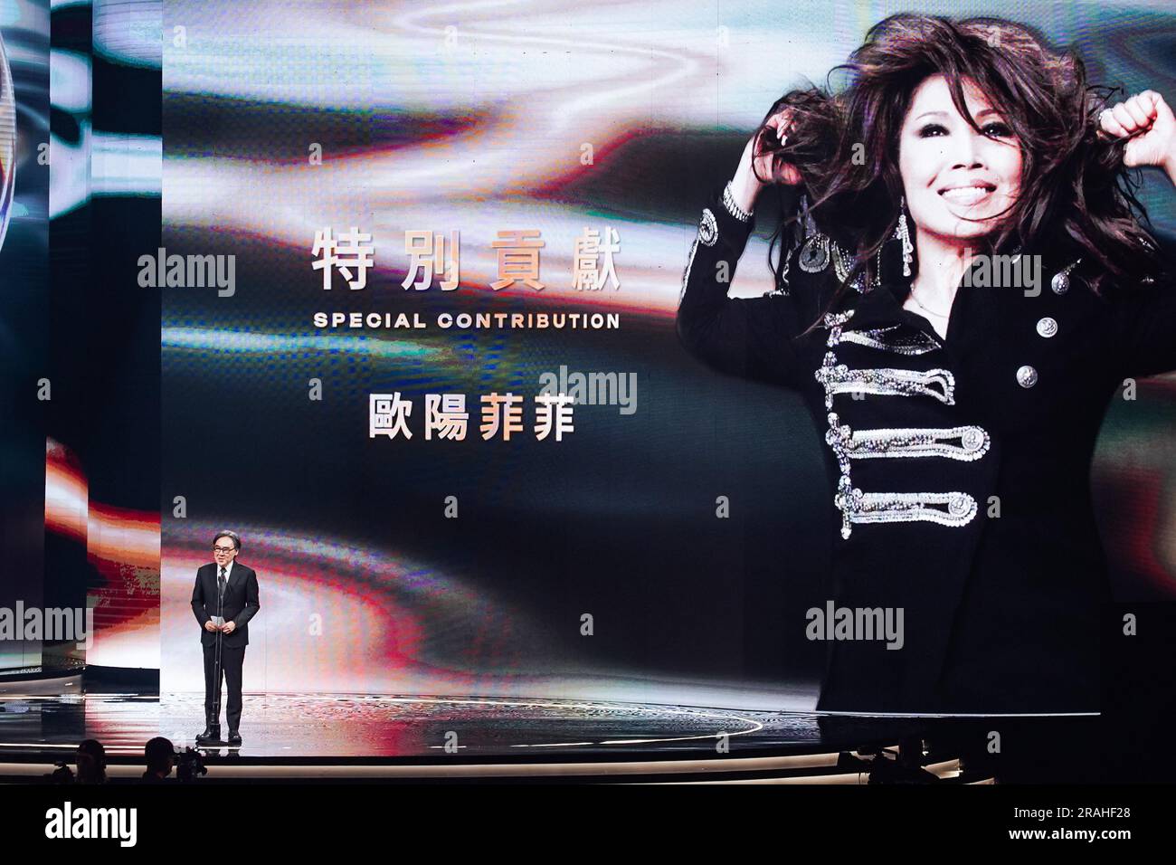 Taiwanese-Japanese singer Ouyang Fei Fei wins the Special Contribution ...