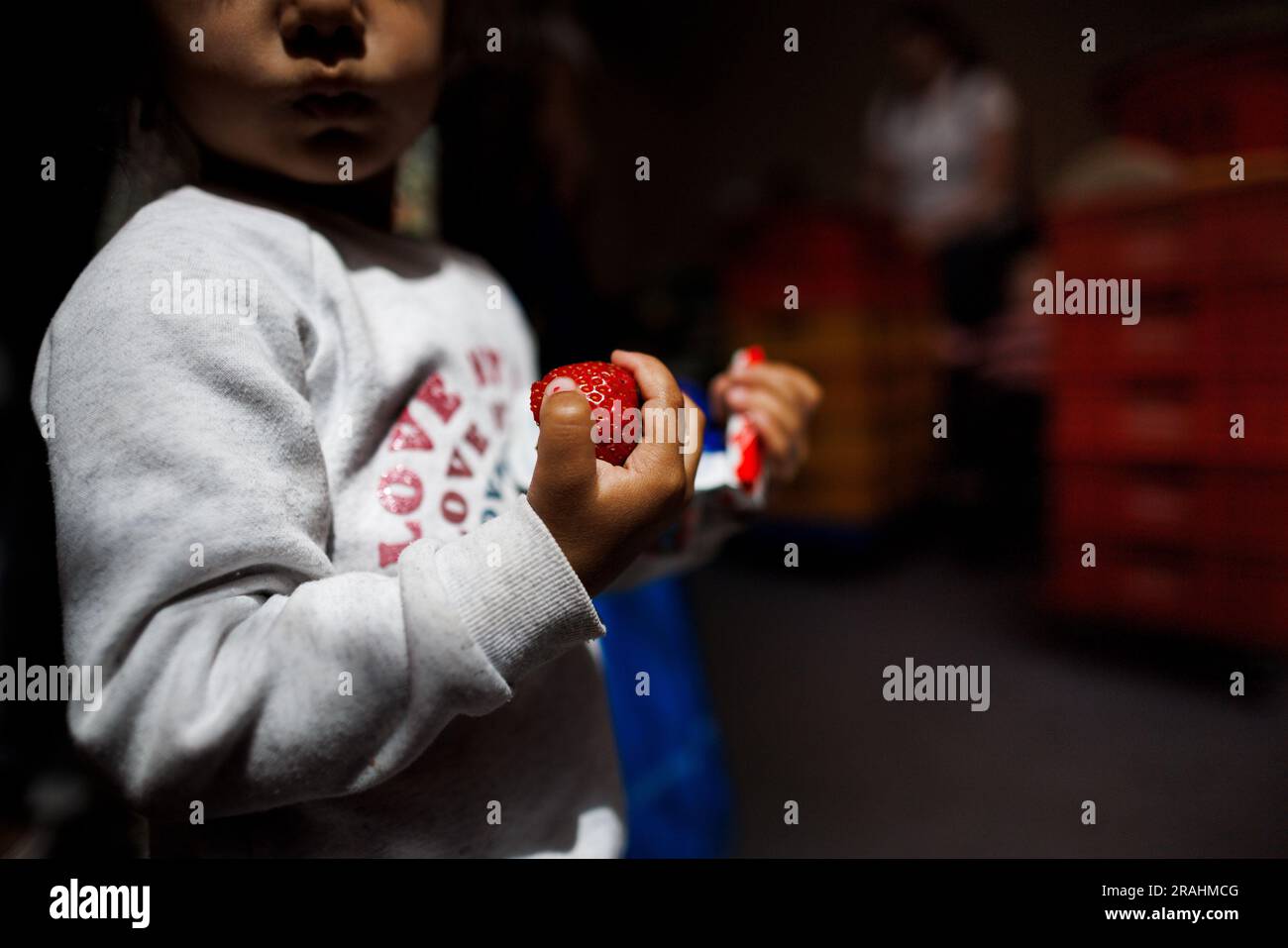 Family coming over hi-res stock photography and images - Alamy