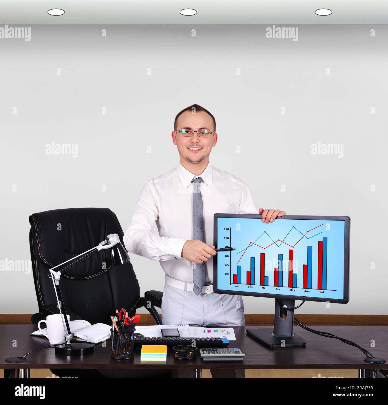 Pointing at chart hi-res stock photography and images - Alamy