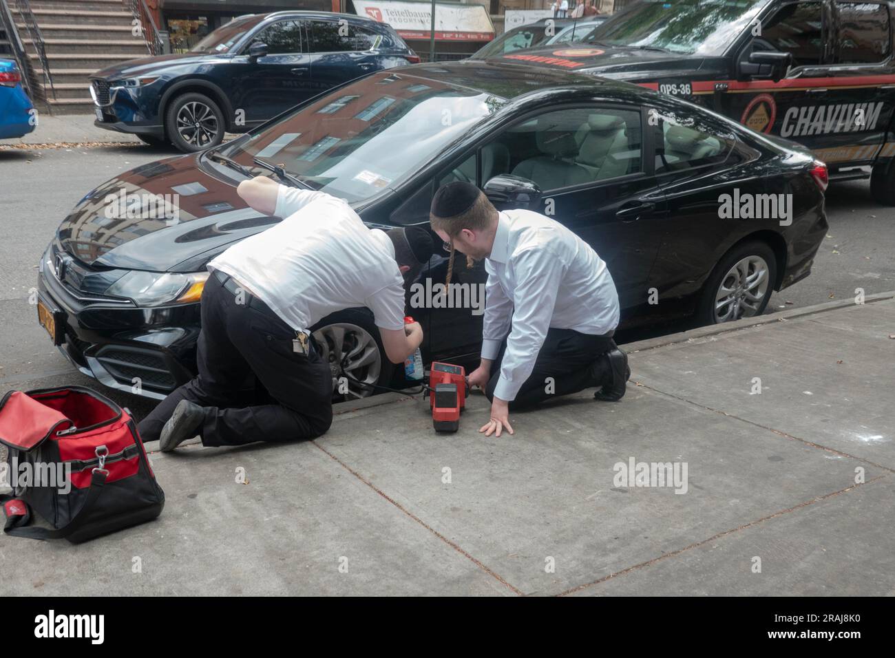 Roadside assistance hi-res stock photography and images - Alamy