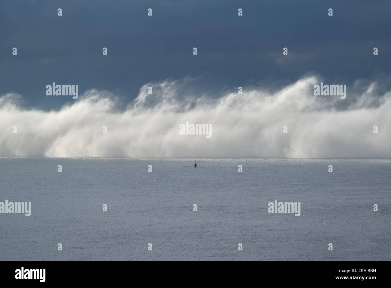 Fog rolls over landscape hi-res stock photography and images - Alamy