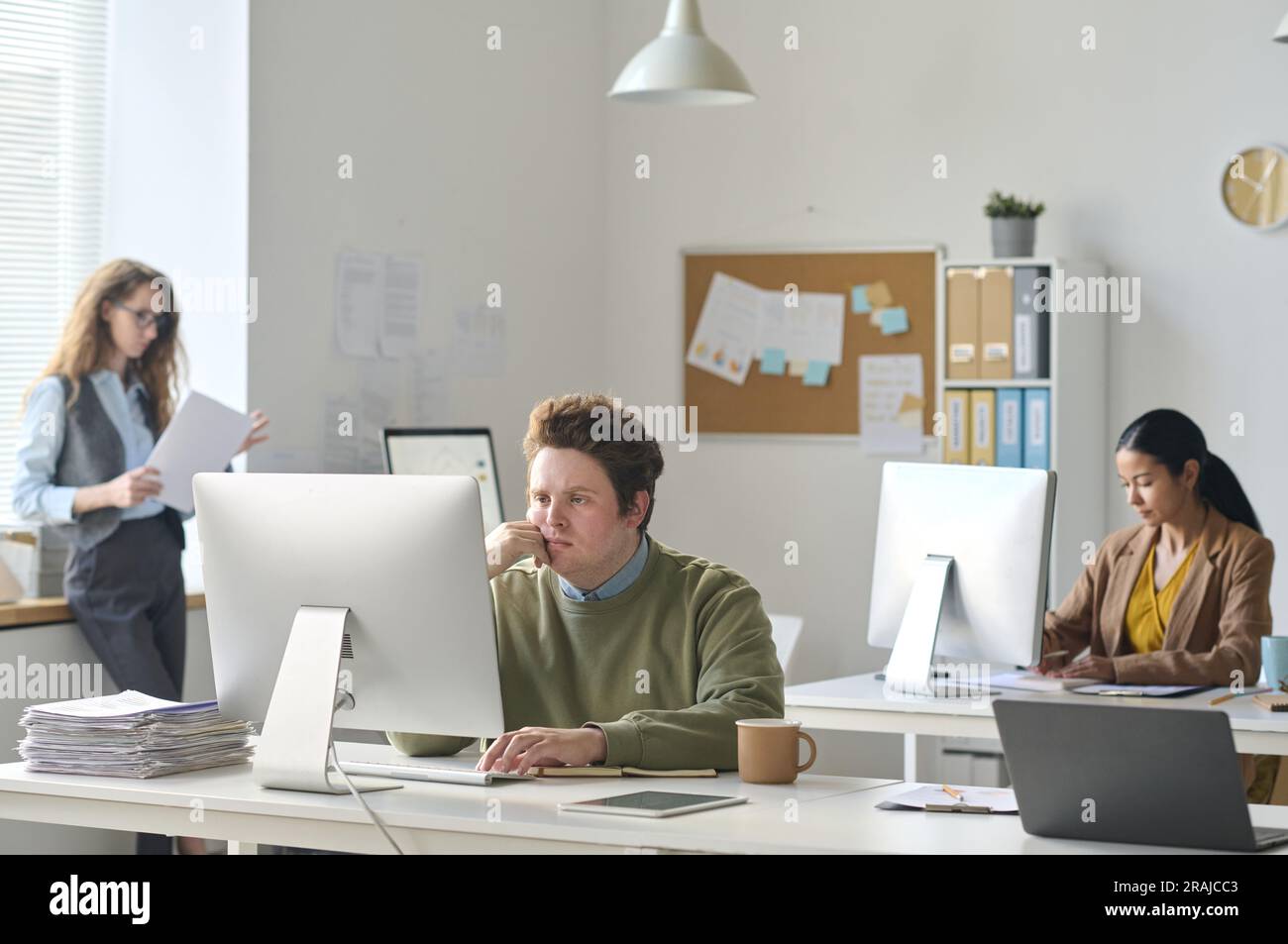Office workplace colleagues workplaces hi-res stock photography and ...
