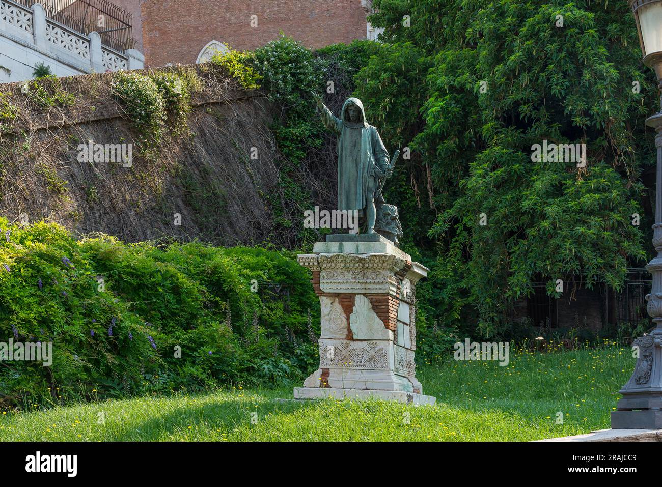 Statue of Cola di Rienzo at Piazza del Campidoglio Stock Photo - Alamy