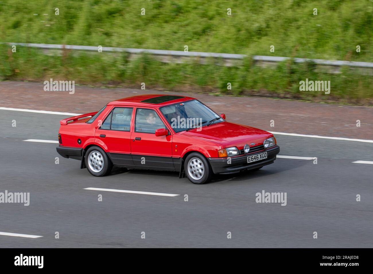 1988 80s eighties Ford Orion Ghia I Efi Red Car Saloon Petrol 1596 cc ...
