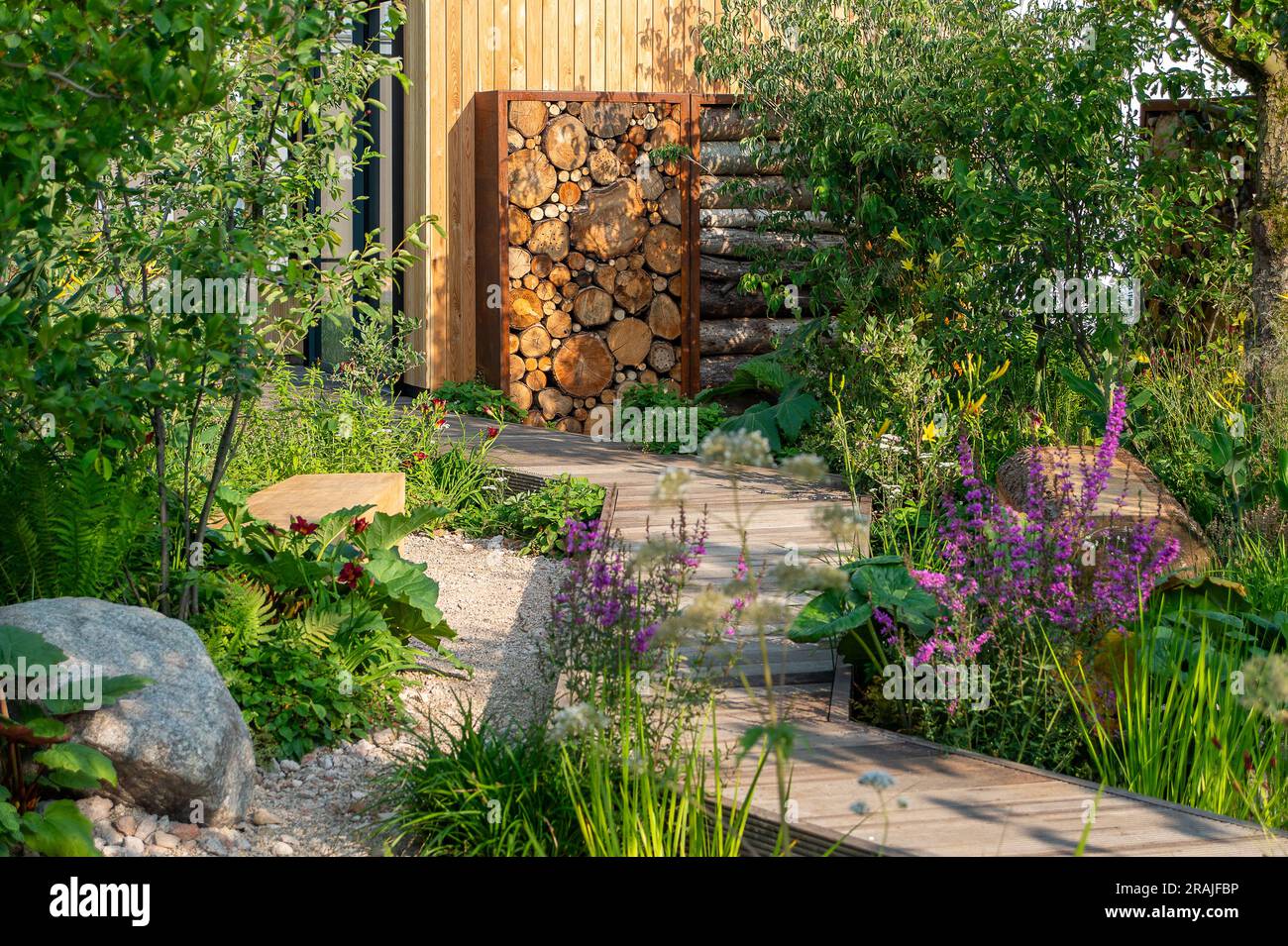 East Molesey, Surrey, UK. 3rd July, 2023. RHS Feature Gardens, RHS ...