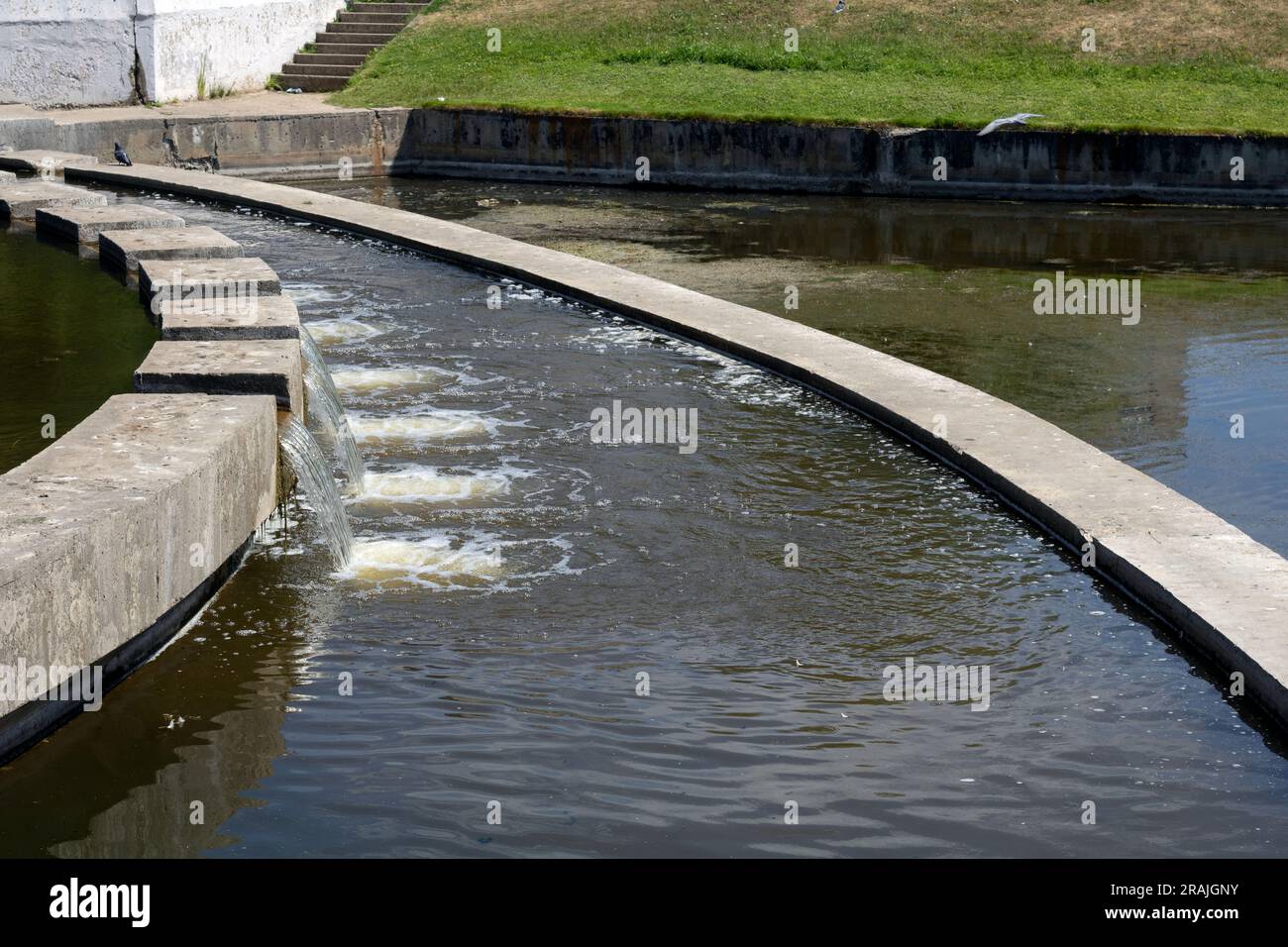 Water texture waterfall dam hi-res stock photography and images - Alamy