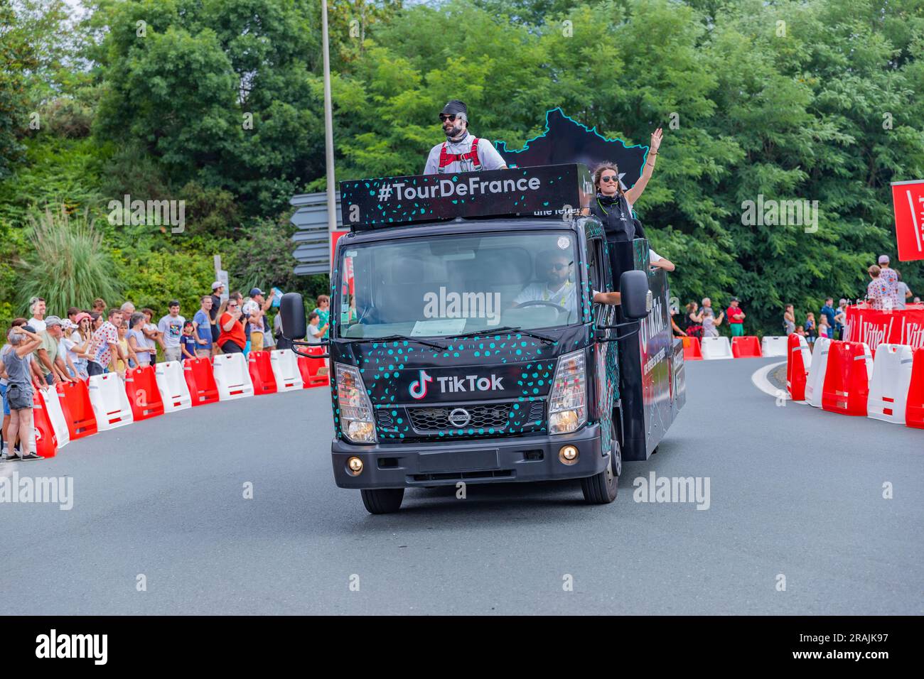 Le tour de france basque country hi-res stock photography and images ...
