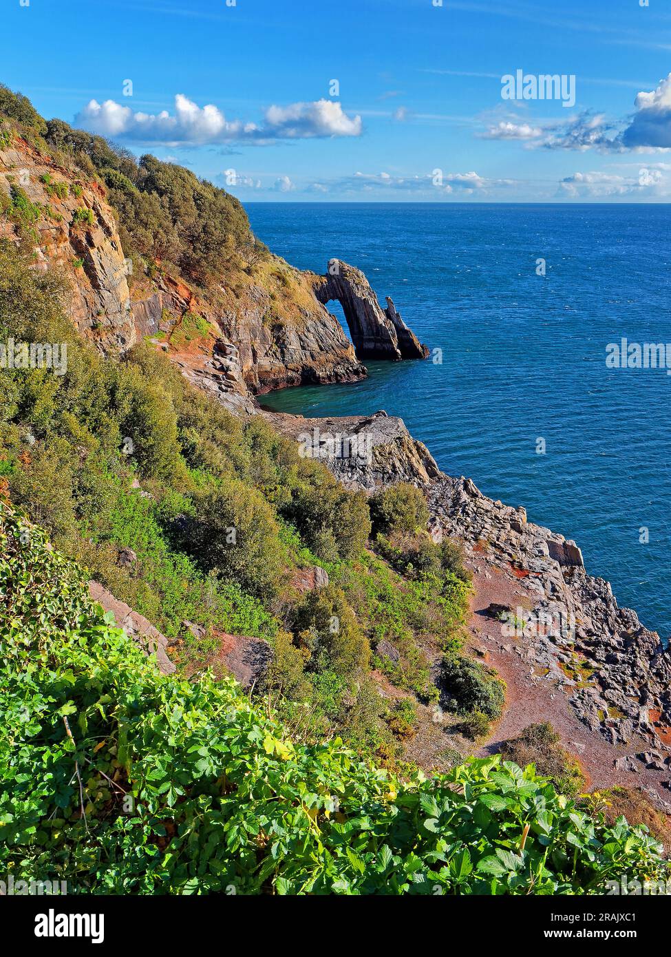 UK, Devon, Torbay, Torquay, London Bridge ( Natural Arch Stock Photo ...