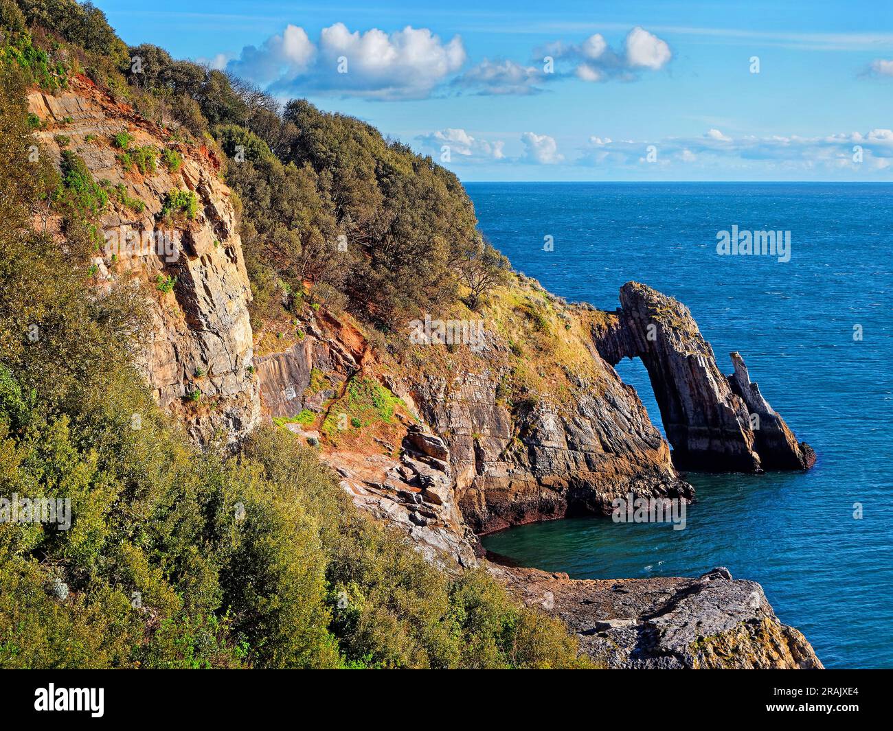 London bridge rock torquay south hi-res stock photography and images ...