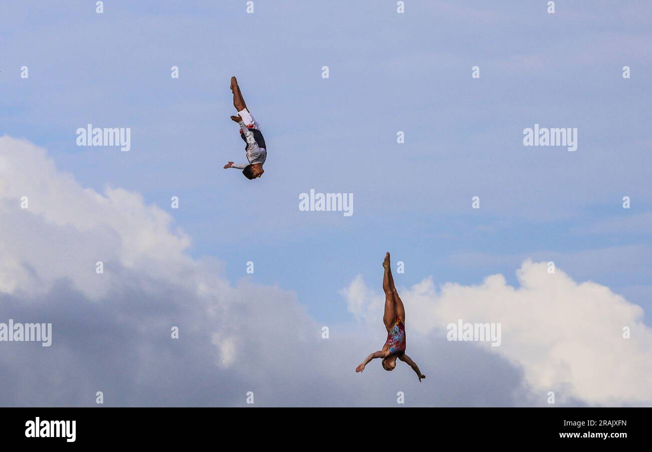ROTTERDAM - Ginni van Katwijk and Jonathan Paredes dive from a height ...