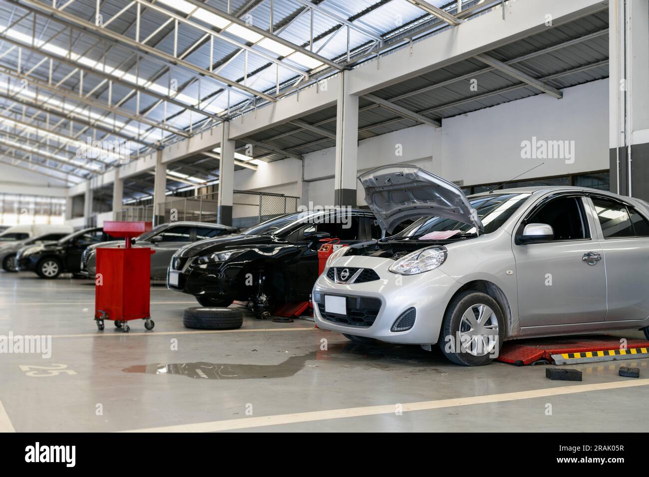 Car mechanics welding hi-res stock photography and images - Alamy