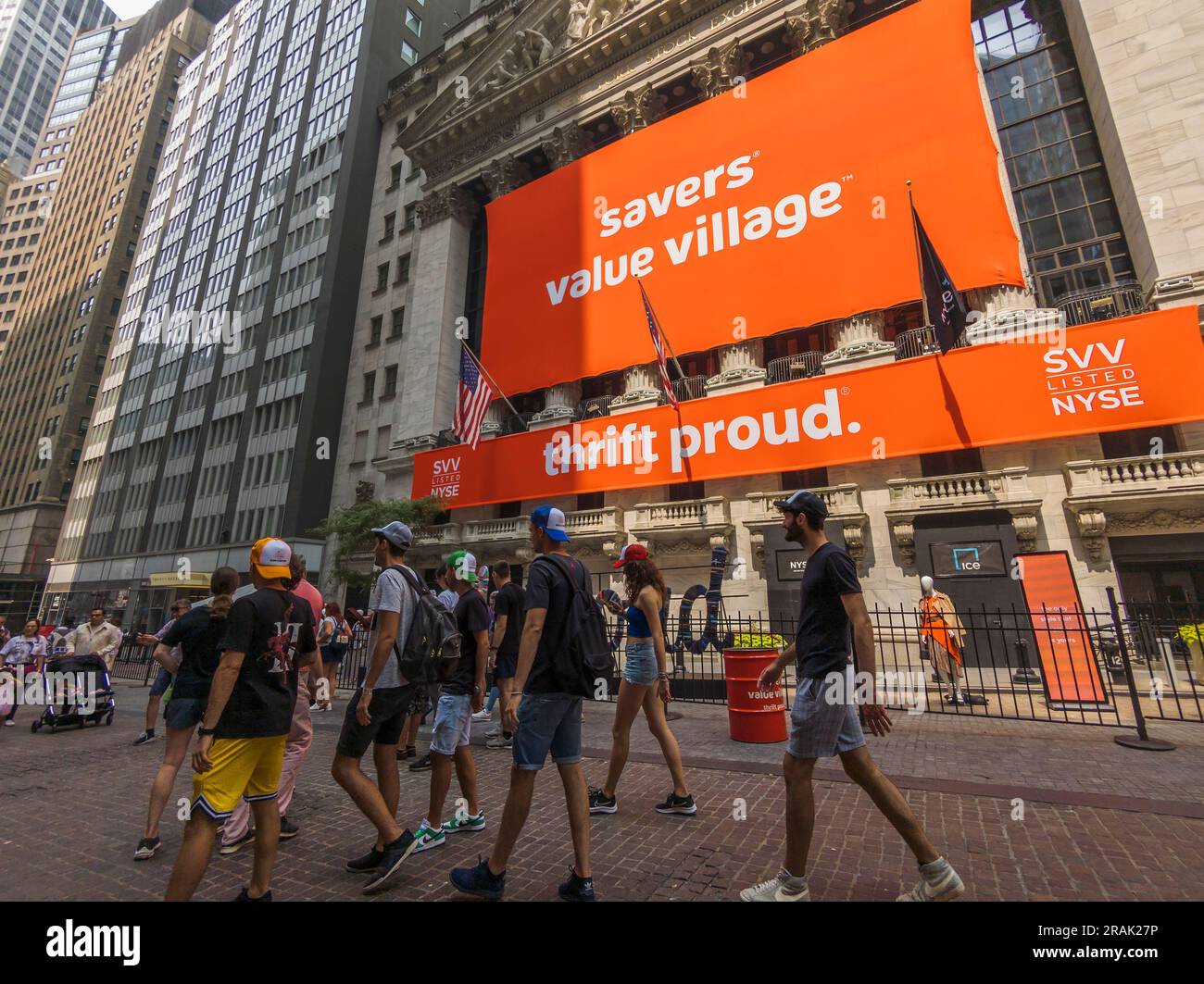 Savers value village hi-res stock photography and images - Alamy