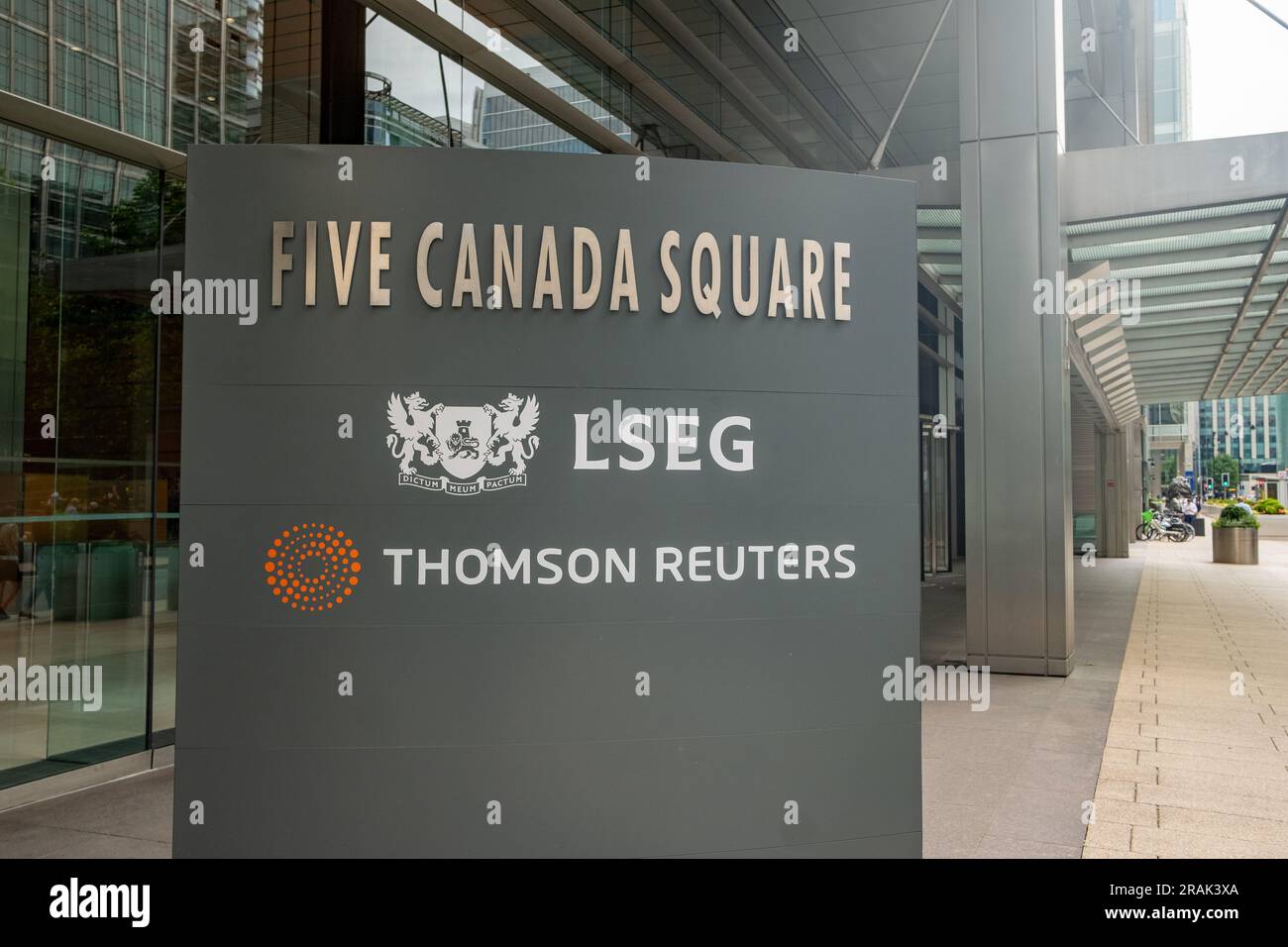 Lseg 5 canada square hi-res stock photography and images - Alamy Lseg 5 canada square hi-res stock photography and images - Alamy