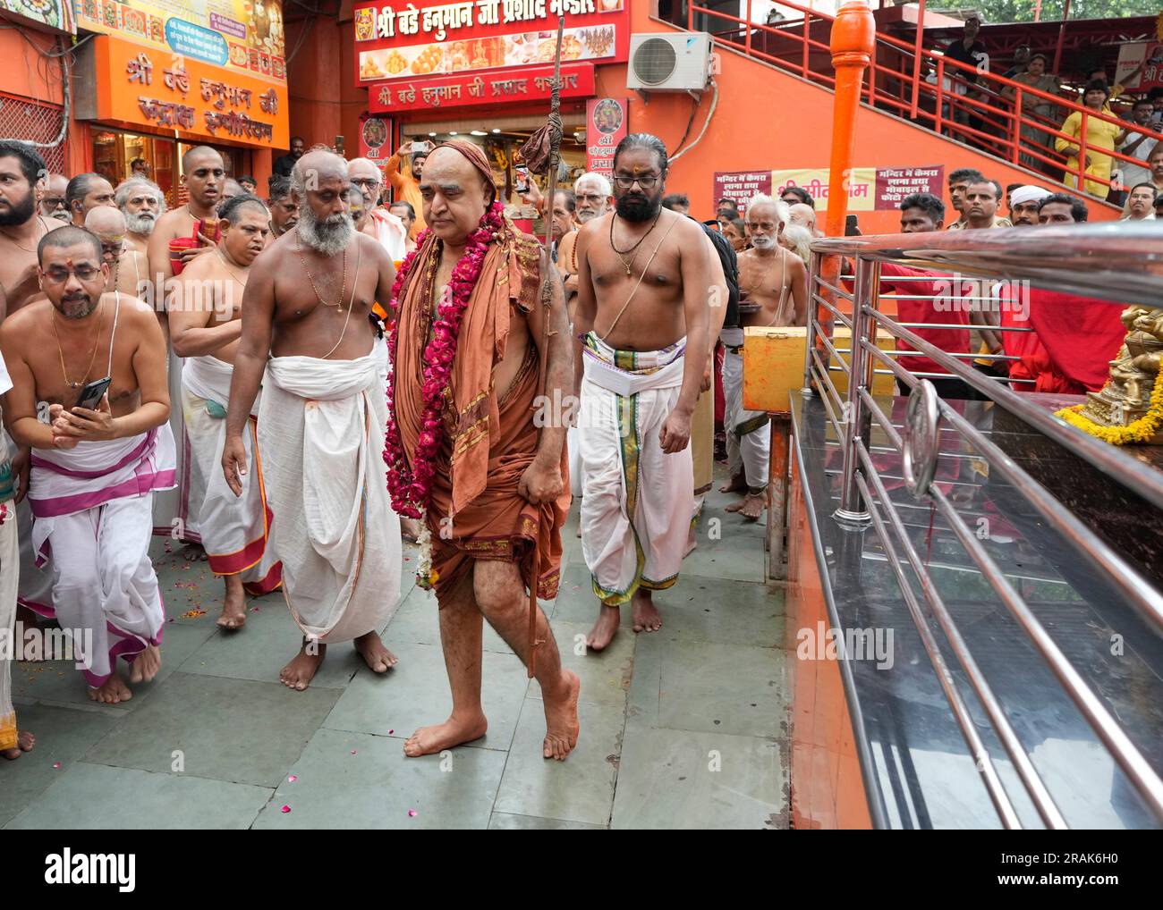 Sri Shankara Vijayendra Saraswathi Shankaracharya, of the Kanchi ...