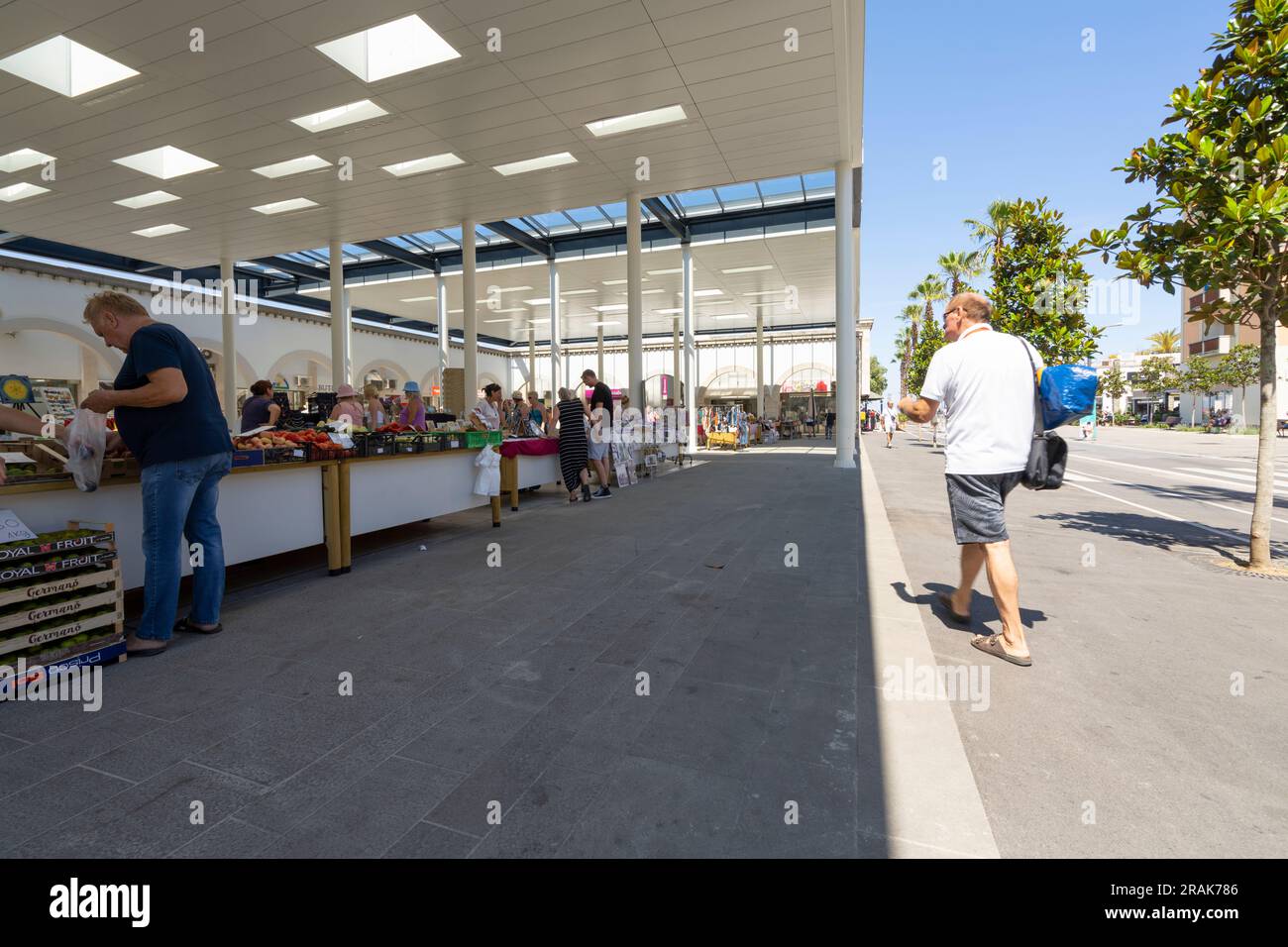 Market outdoor open air local produce hi-res stock photography and ...