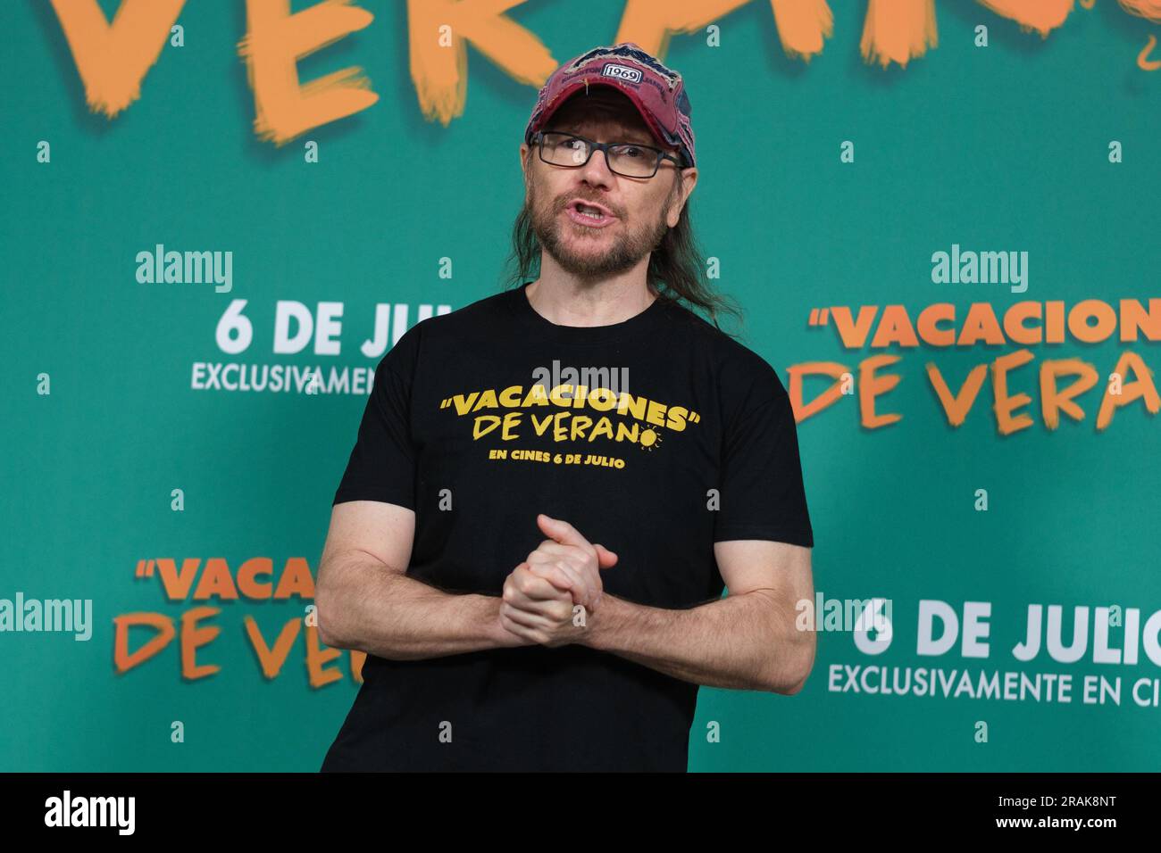 Santiago Segura attends the photocall for "Vacaciones De Verano" at ...