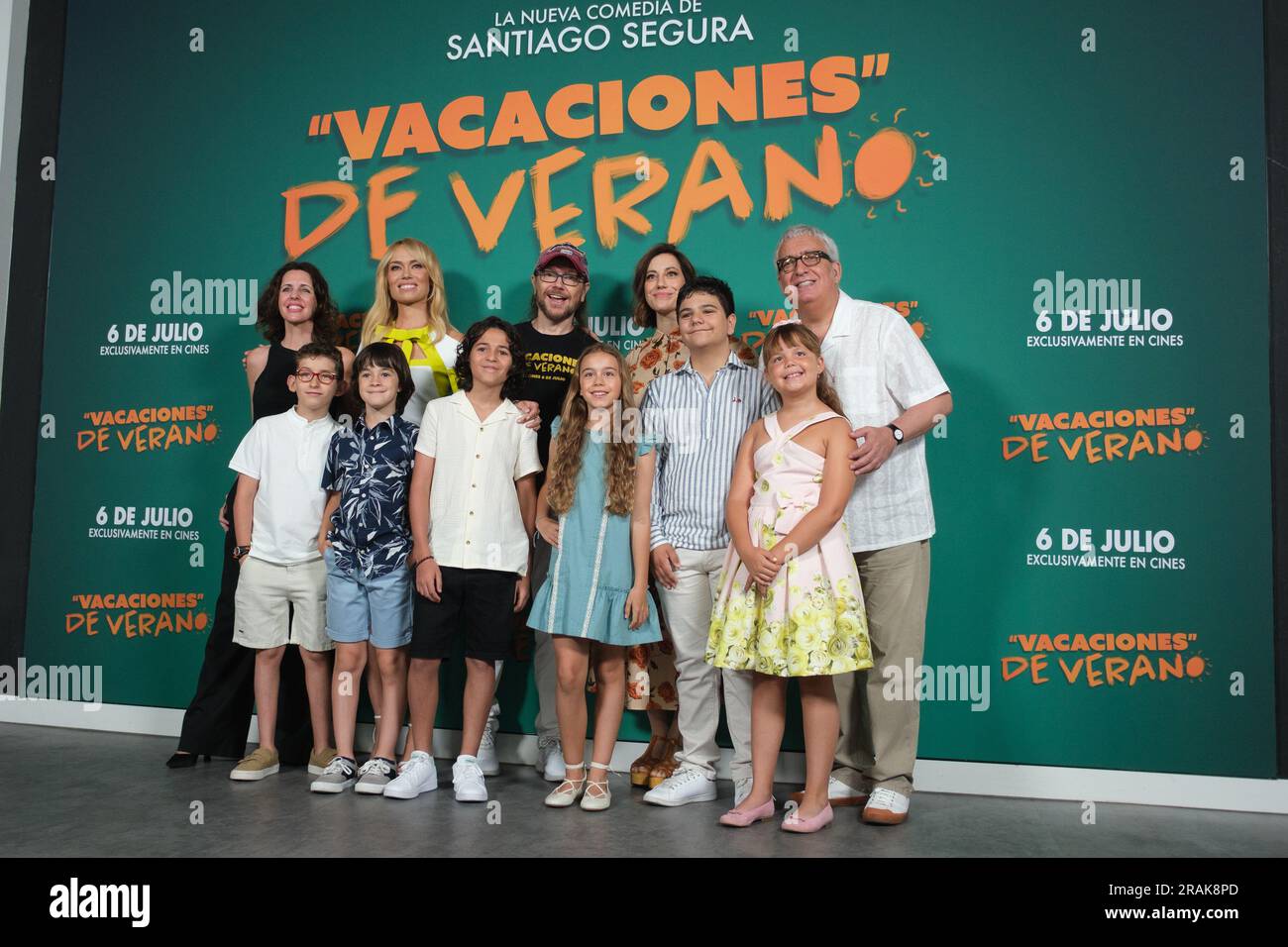 attends the photocall for "Vacaciones De Verano" at Sala de ...