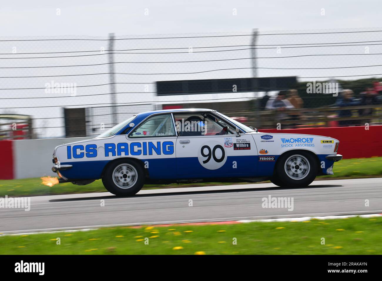A brief exhaust flame, Peter Fisk, Myles Poulton, Opel Commodore 2800 ...