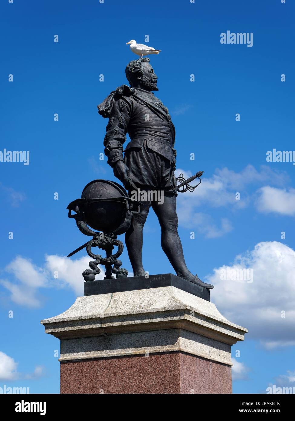 UK, Devon, Plymouth, The Hoe, Drake Statue Stock Photo - Alamy