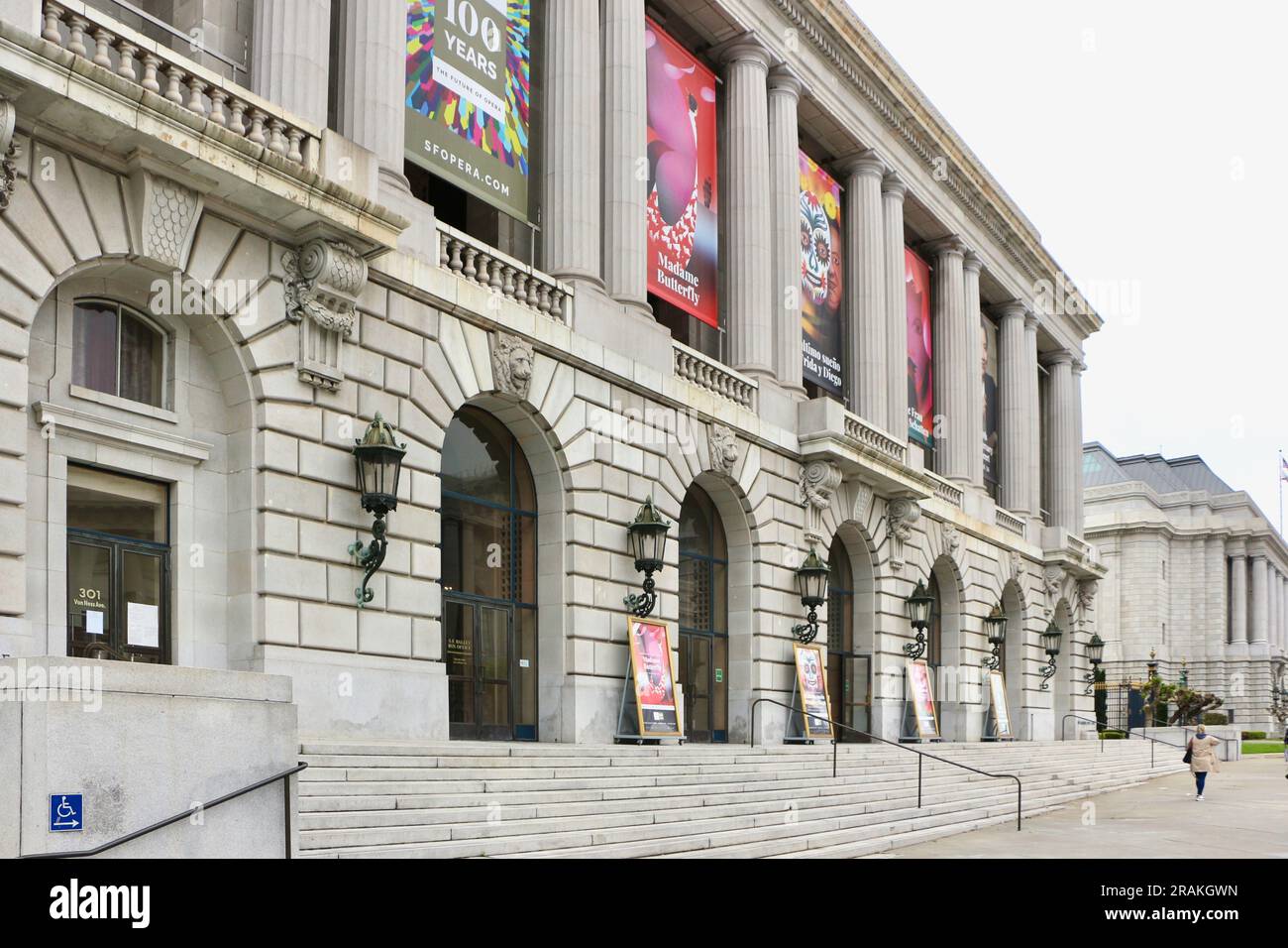 San francisco opera house hi-res stock photography and images - Alamy