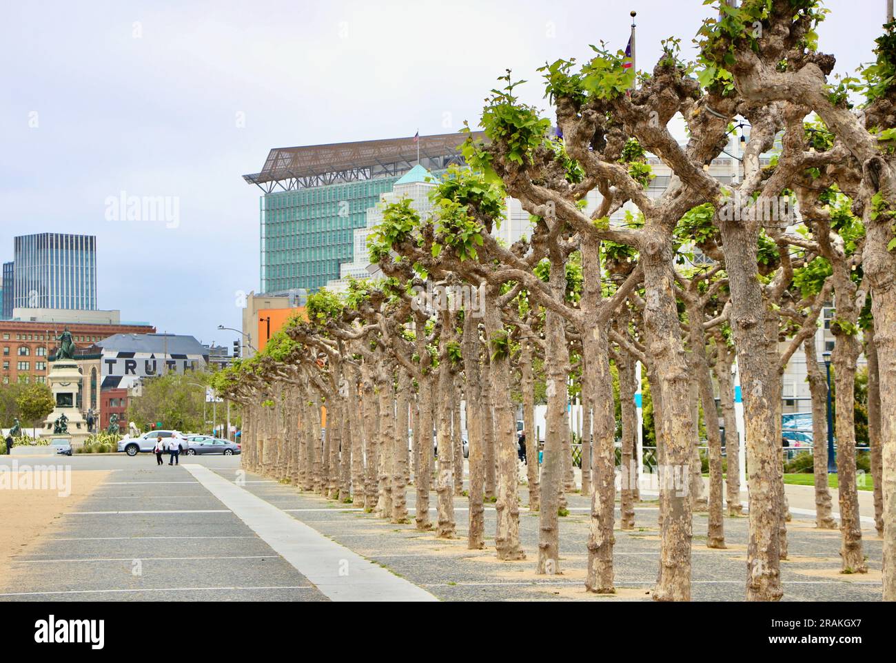 Sign on the Home of Truth by Rigo in the distance United Nations Plaza ...