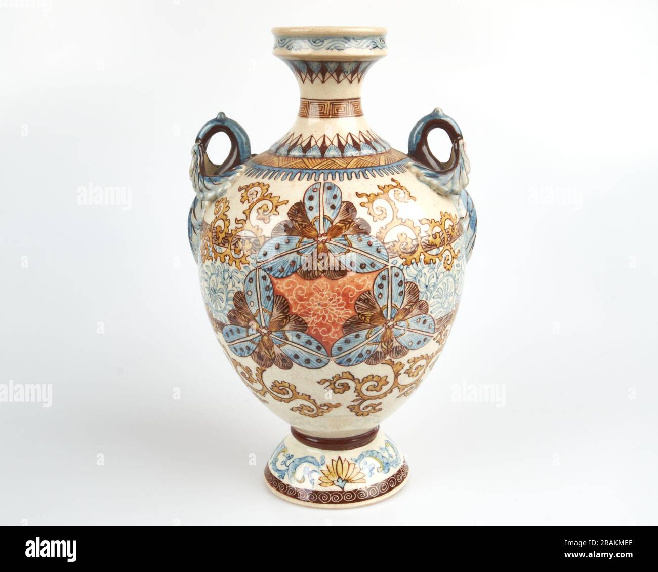 Antique Meiji period Japanese Satsuma pottery vase Stock Photo - Alamy Antique Meiji period Japanese Satsuma pottery vase Stock Photo - Alamy