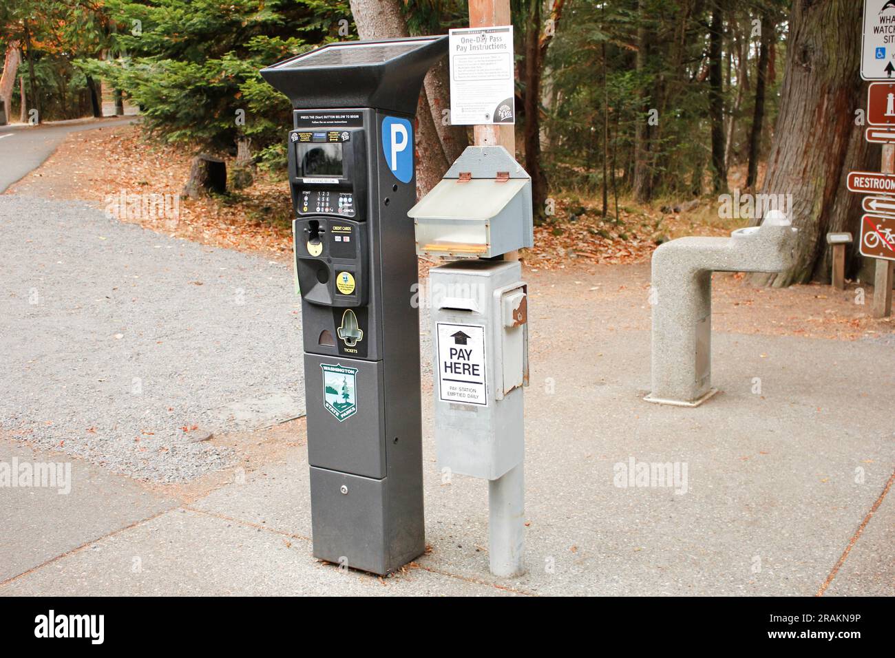 Automated car parking pay hi-res stock photography and images - Alamy