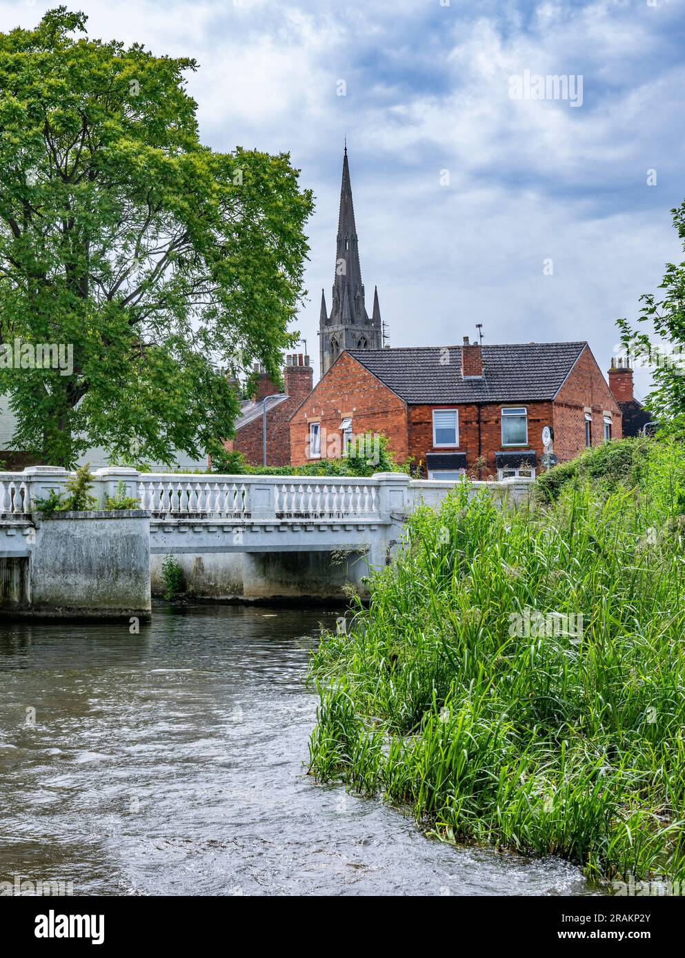 The River Witham as it passes through Wyndham Park in Grantham ...