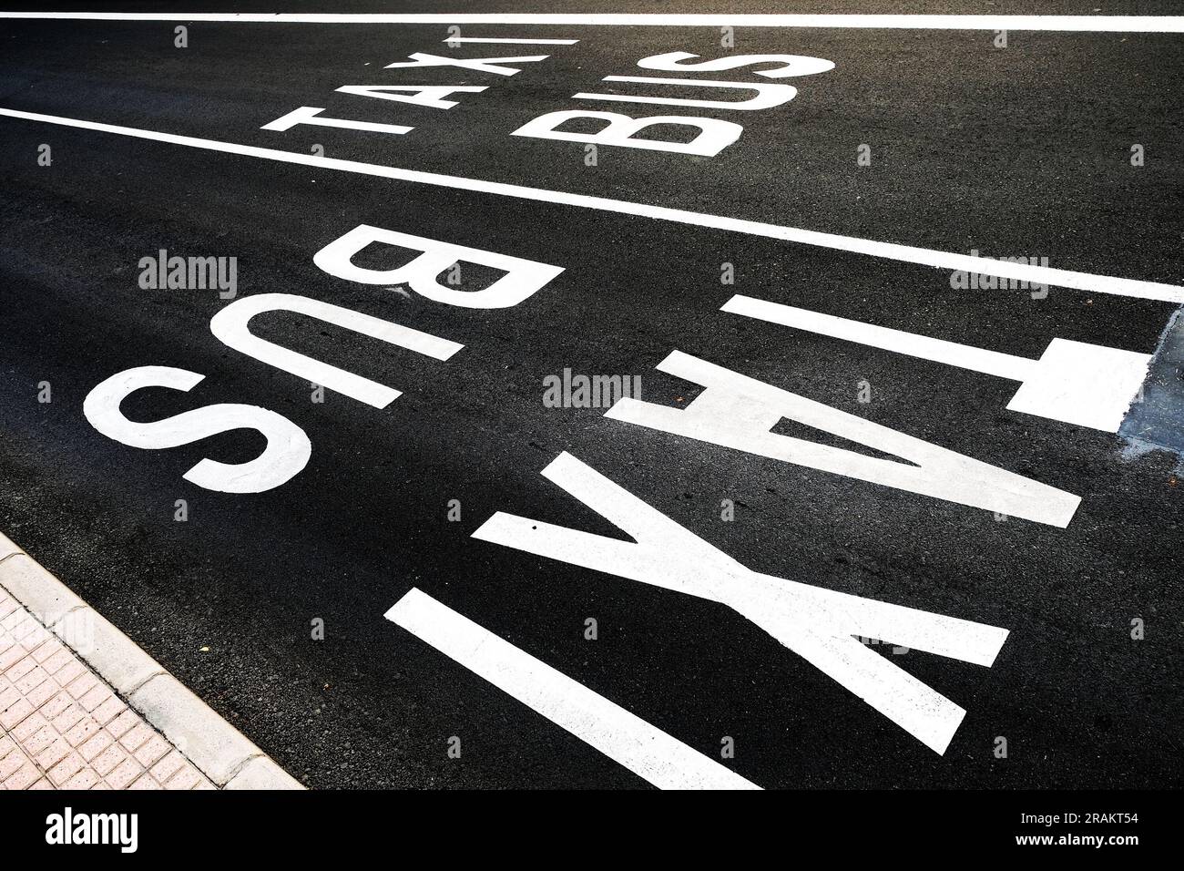 BRT, cab, taxi or bus only lanes in big town, fighting traffic ...