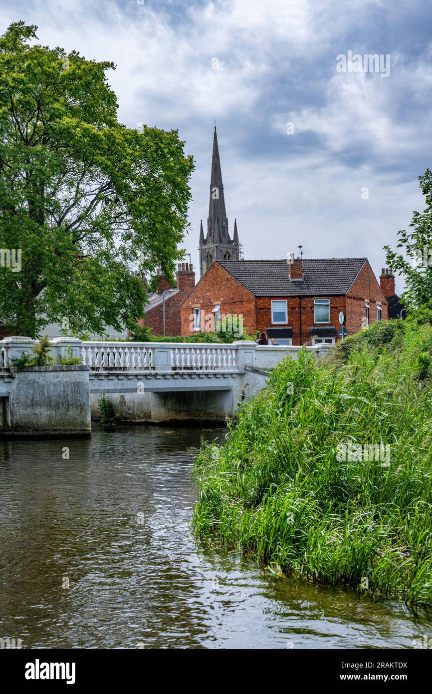 The River Witham as it passes through Wyndham Park in Grantham ...