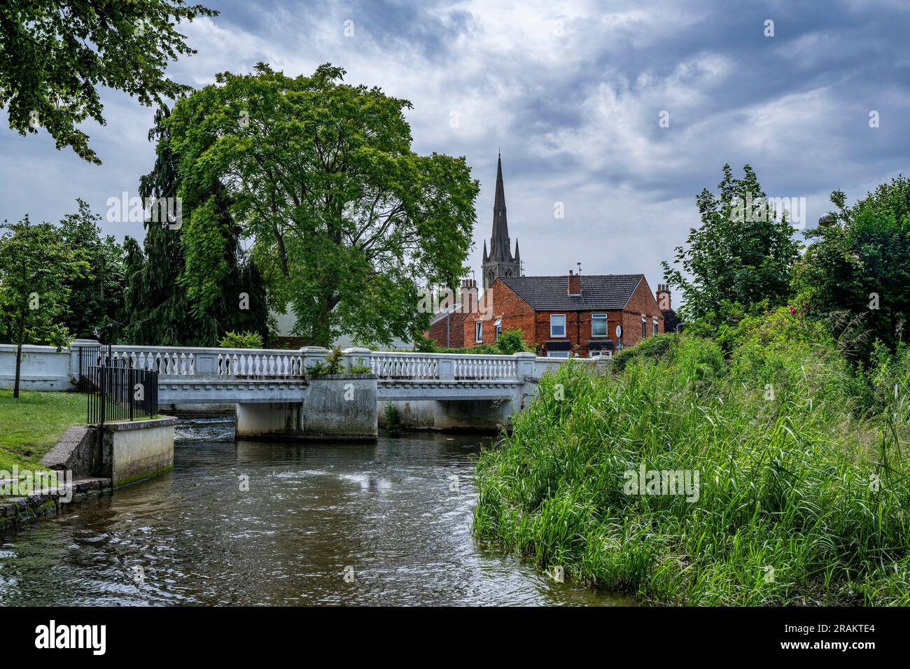 The River Witham as it passes through Wyndham Park in Grantham ...