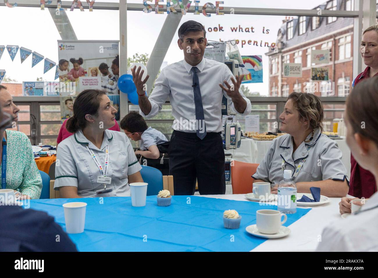 Prime Minister Rishi Sunak visits the Evelina Children's ward at St ...