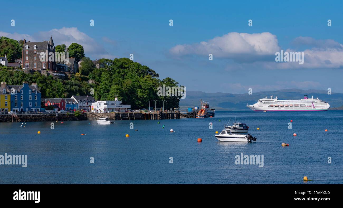 Tobermory, Isle of Mull, Scotland, UK. 6 June 2023. Cruise ship ...