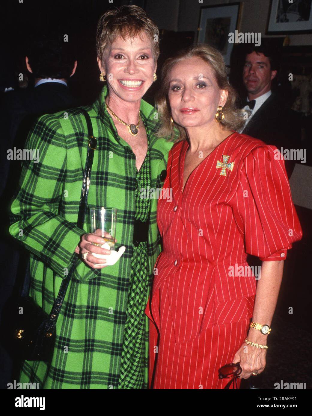 1989 Mary Tyler Moore Babara Walters John Barrett/PHOTOlink Stock Photo ...