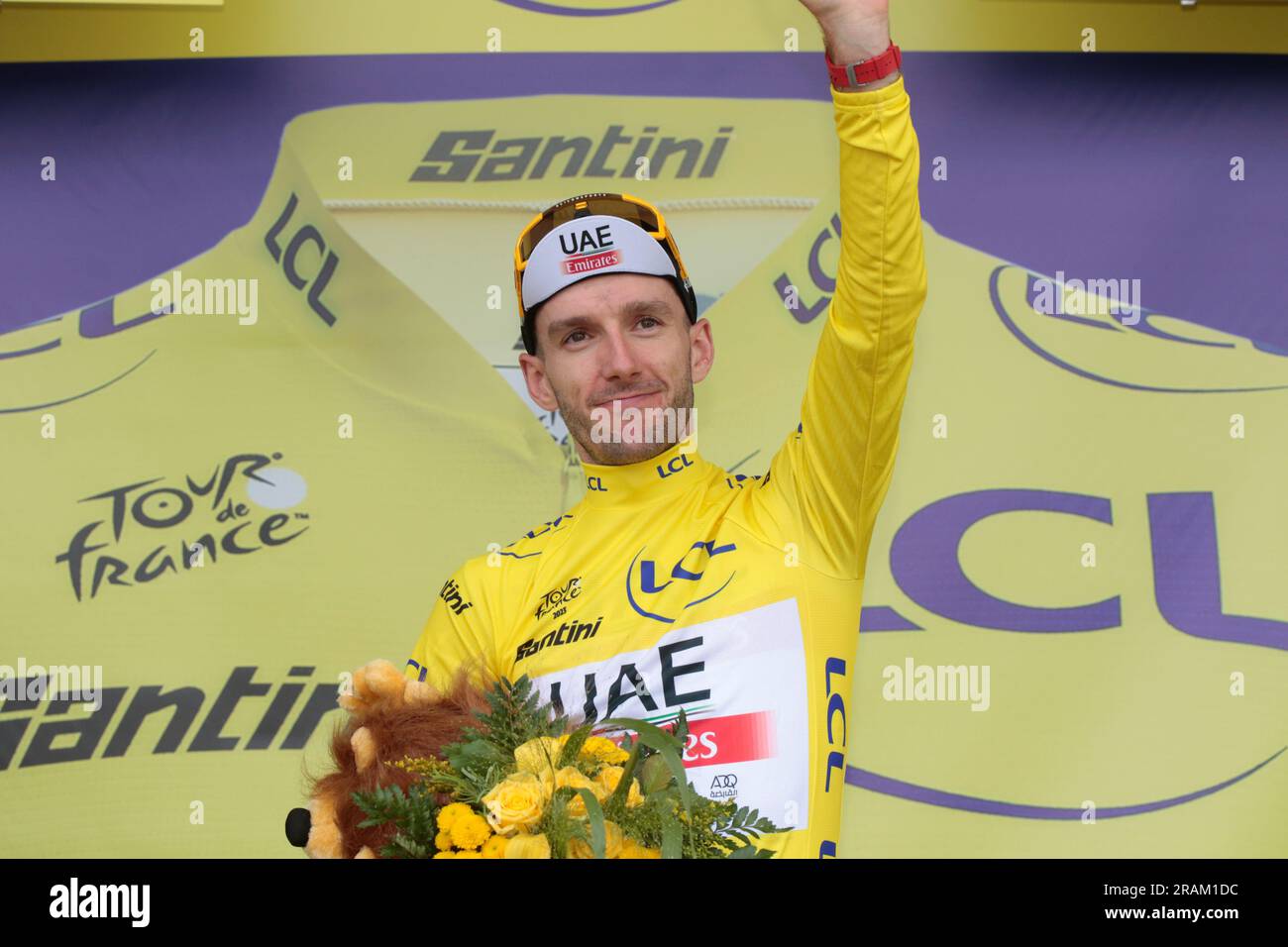 Yellow colnago hi-res stock photography and images - Alamy