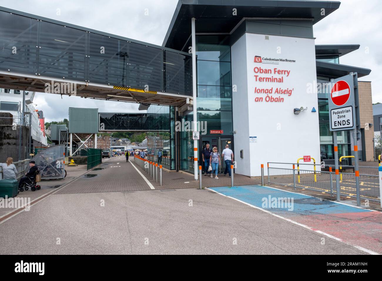 Oban ferry terminal hi-res stock photography and images - Alamy