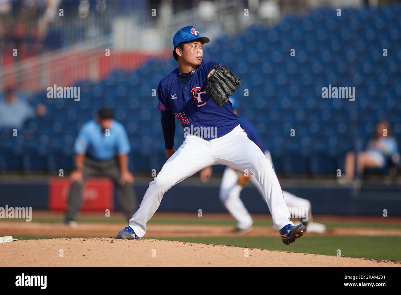 Chinese Taipei starting pitcher En Dou Yao (35) in action against the ...